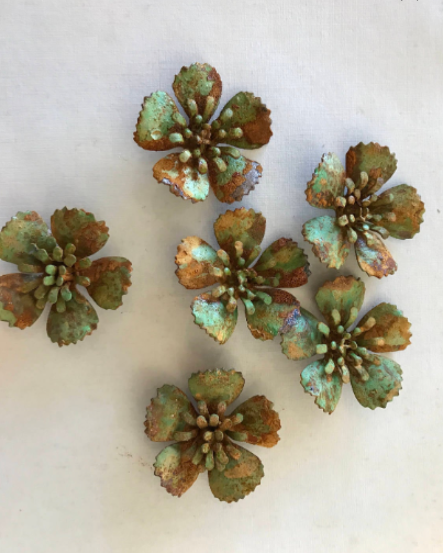 Vintage metal flowers, 2 green rusted metal flowers – Faded Fragments