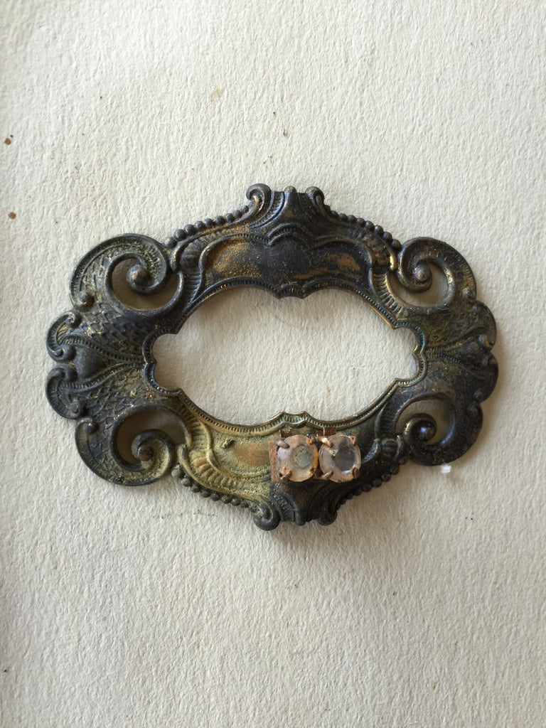 Scroll frame, 1 patina metal frame finding – Faded Fragments
