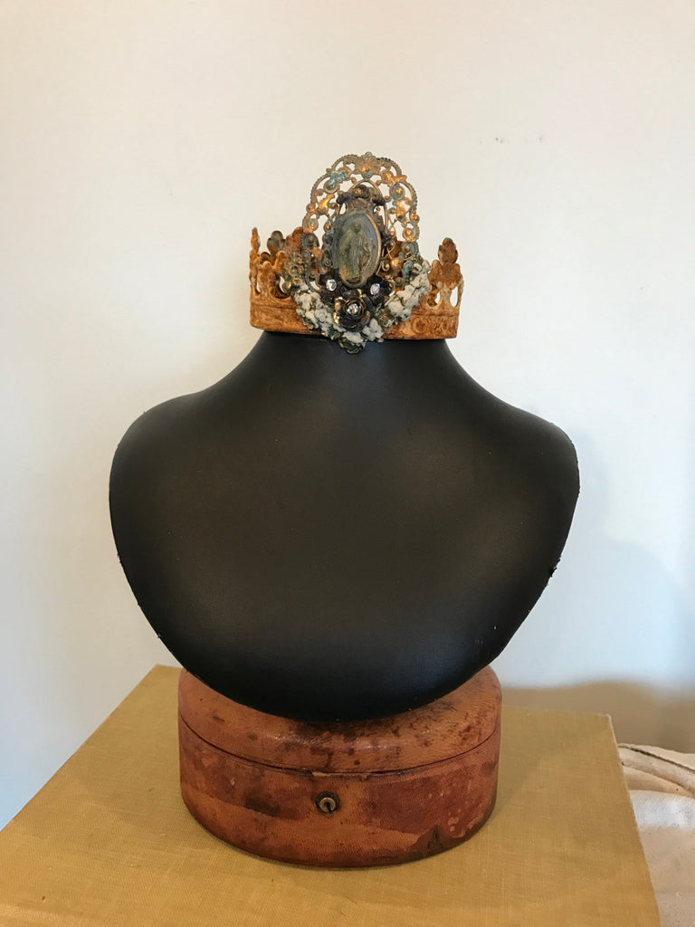 Metal crown with roses and mary pendent,metal crown with flowers and r ...