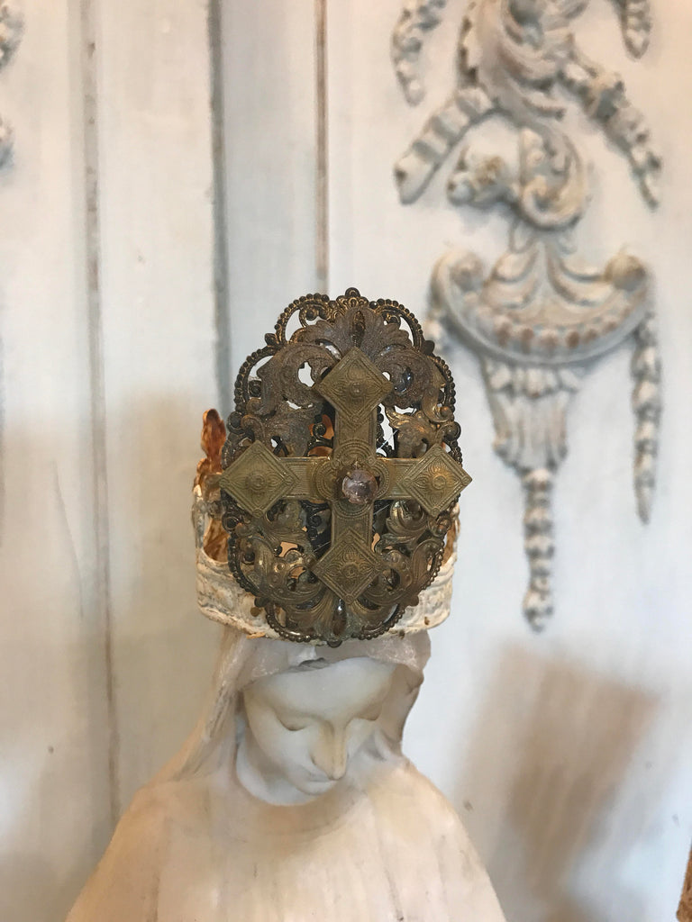 Crown with celtic cross is center – Faded Fragments